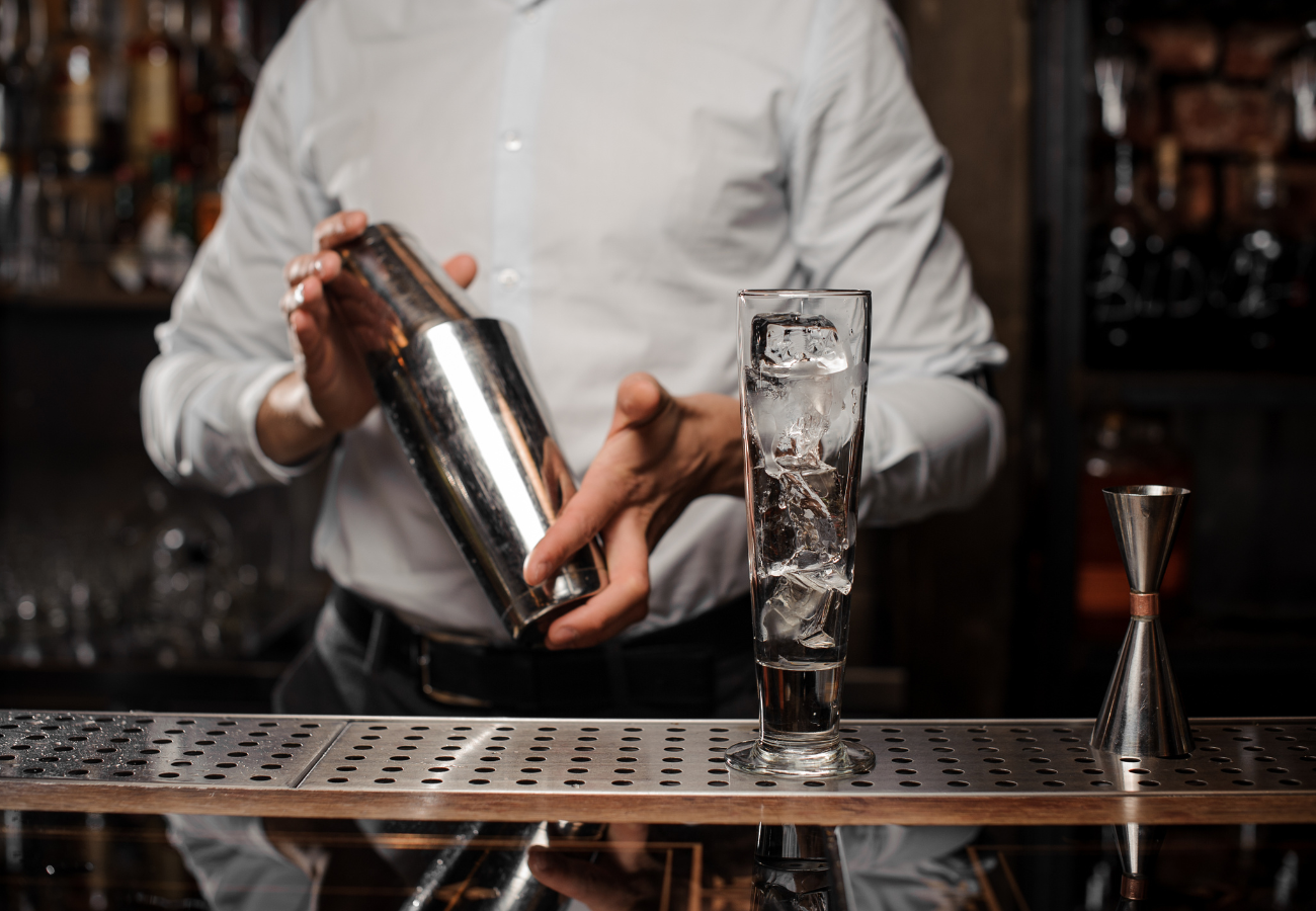 How To Pair Cigars With Drinks - Vitola Fine Cigars